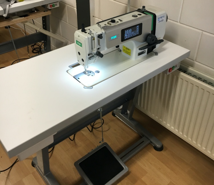 Zoje A8000-D4-G-TP - Hans Volger Naaimachines & Service